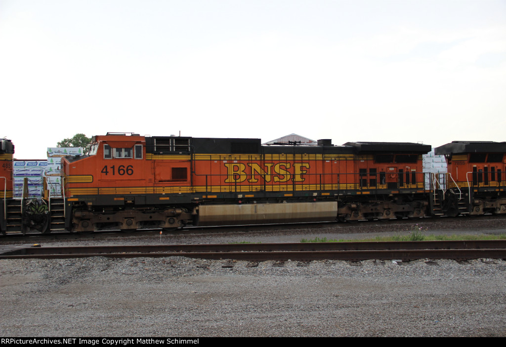 BNSF 4166